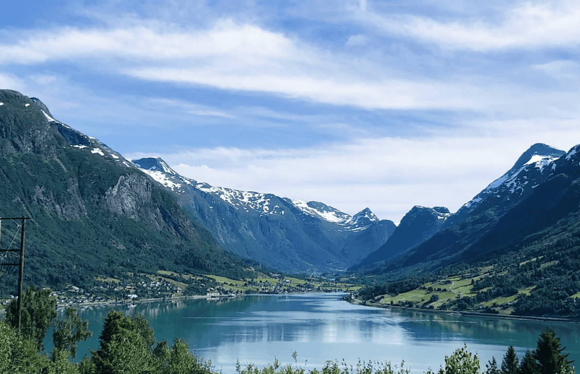 Explore the Most Beautiful Lakes in the World - Ravish Magazine