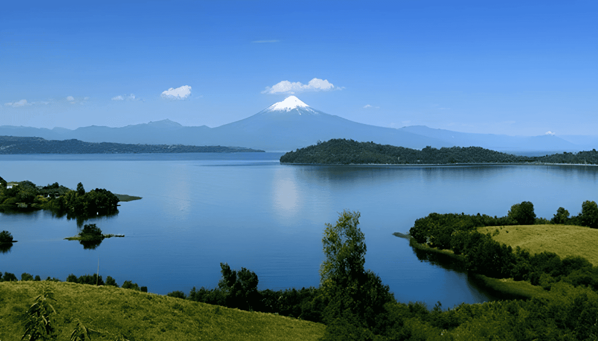 Explore the Most Beautiful Lakes in the World - Ravish Magazine